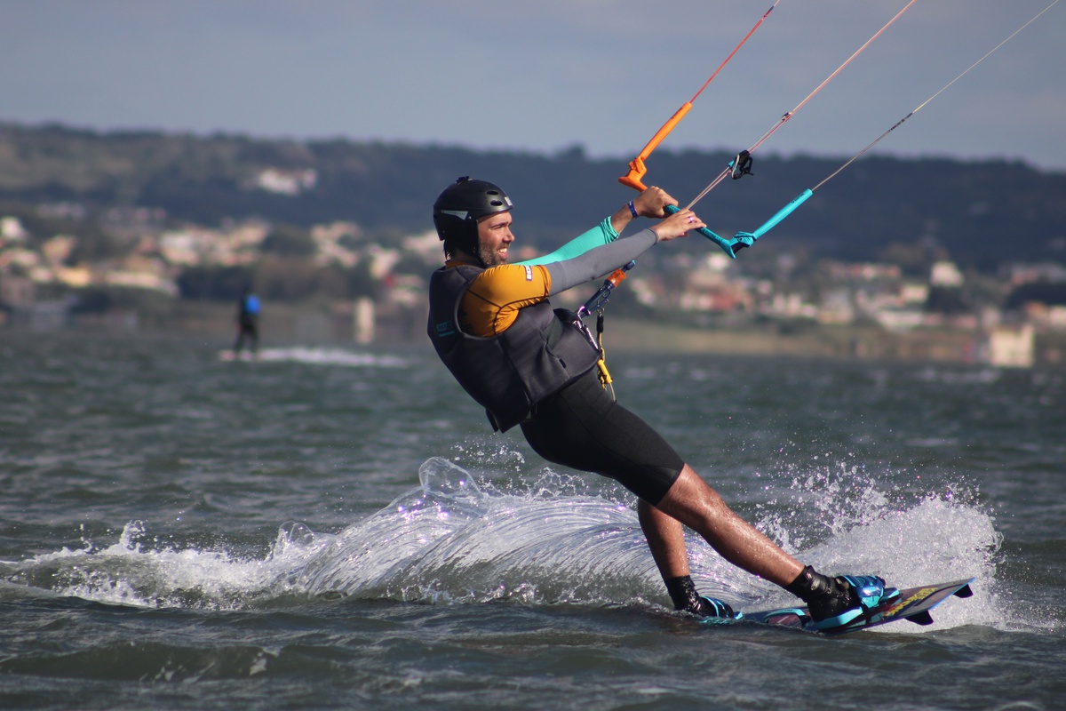 KiteWorldWide Kitesurfing in April